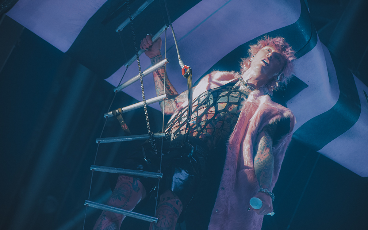 MACHINE GUN KELLY @ Zénith (29/09/22) - Reports - RockUrLife - webzine ...