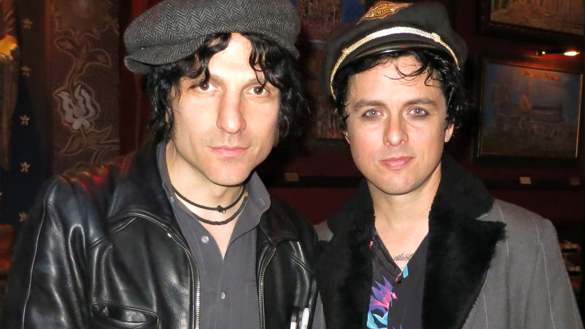 Billie Joe Armstrong reprend "Black Haired Girl" de Jesse Malin ...