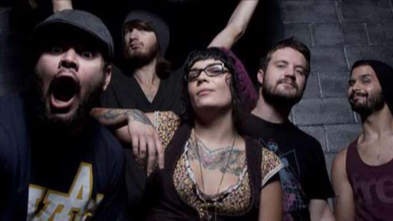 Iwrestledabearonce : un retour en vue avec Krysta Cameron ? - News ...