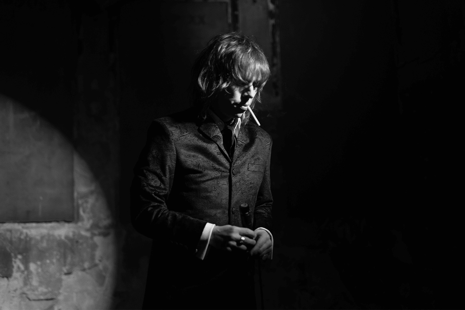 Luke Spiller rend hommage à Taylor Hawkins dans le clip de "Angel Like ...